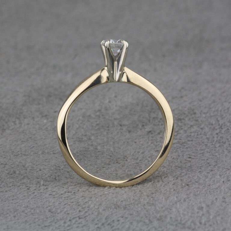 Pre-Owned Diamond Engagement Ring in 14K