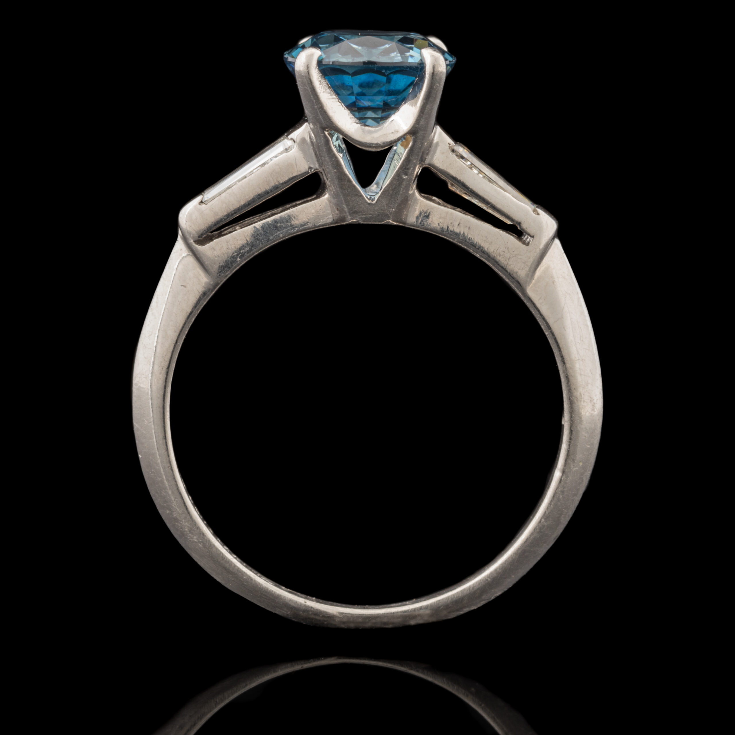 Pre-Owned Sapphire & Diamond Ring in Platinum