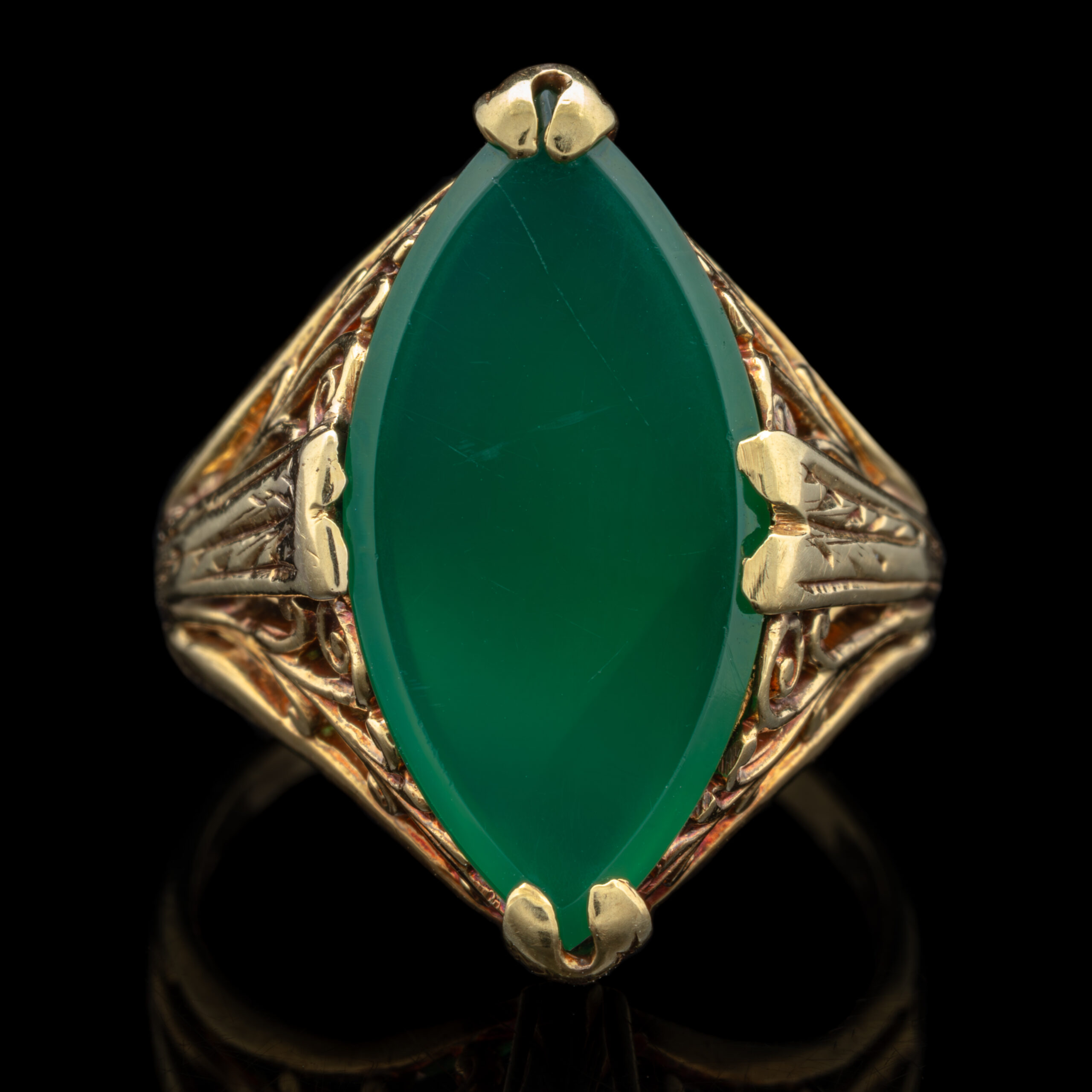 Antique 15K Art Nouveau Green Chalcedony Ring